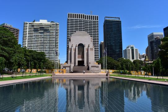 Is Hyde Park Sydney Dog Friendly