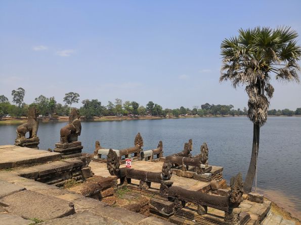 Sras Srang