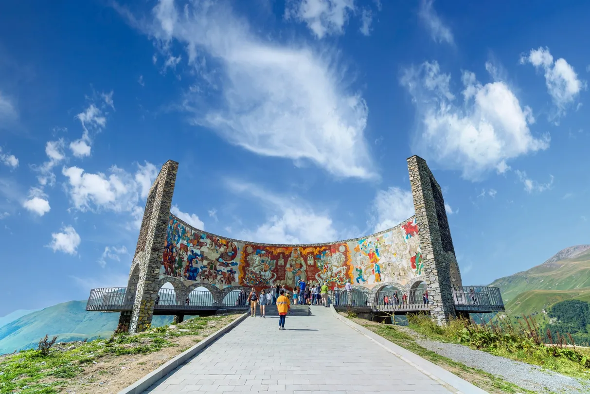 Georgia-Russia Friendship Monument - จองตั๋ว, เวลาเปิด-ปิด, รีวิว & รูป ...