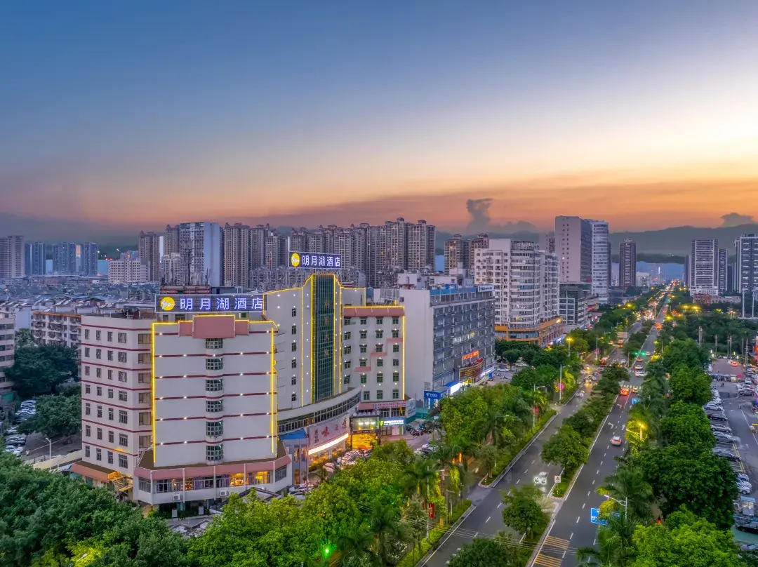 Mingyue Lake Hotel - Nanning