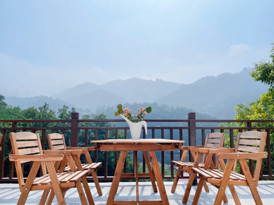 Life In The Woods - Qingdao