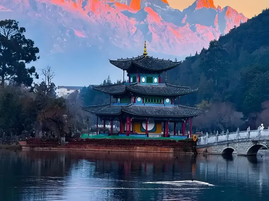 Jiangnan Designer | Log Cabin Garden · Time-stitched Scenic Cafe Stay - Lijiang