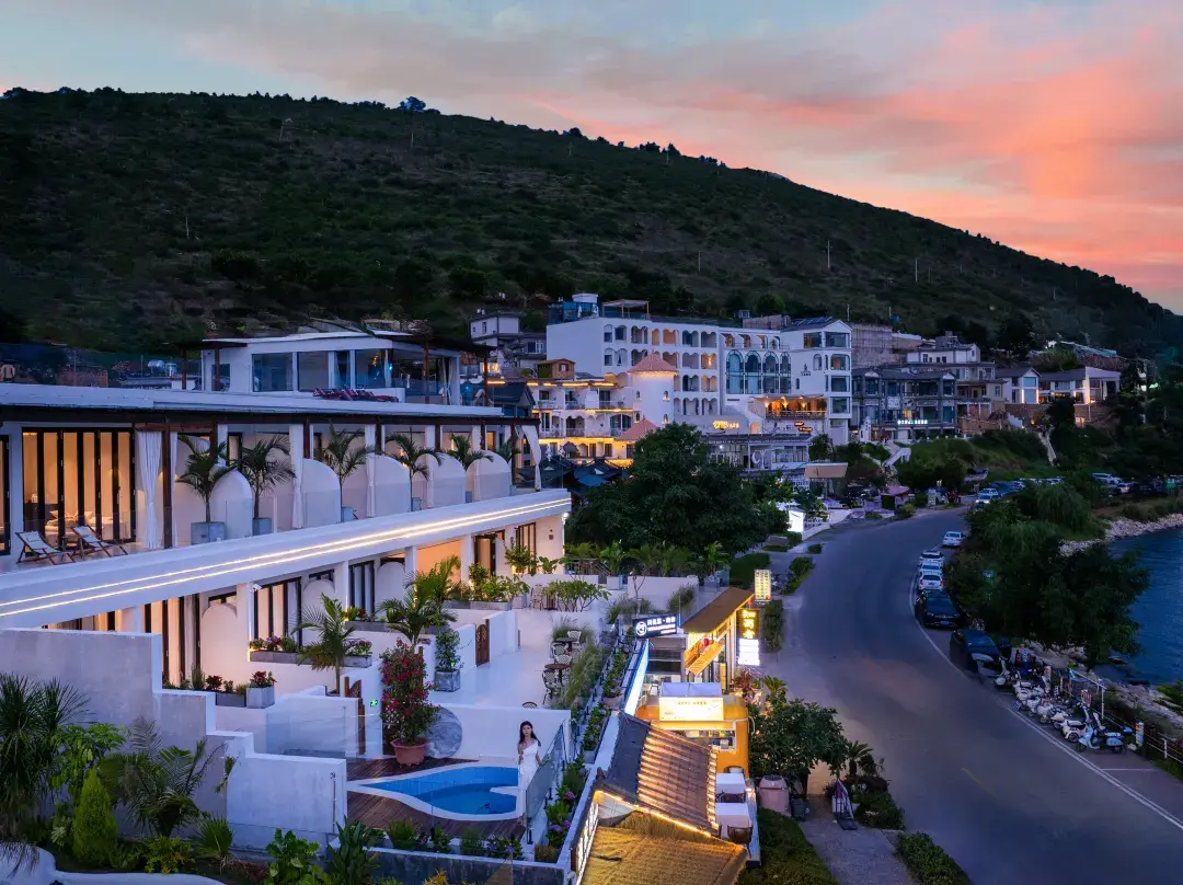 Lanyue Li · Island & You Oceanfront Private Hot Spring Panoramic Sea View Garden Boutique Guesthouse - Dali