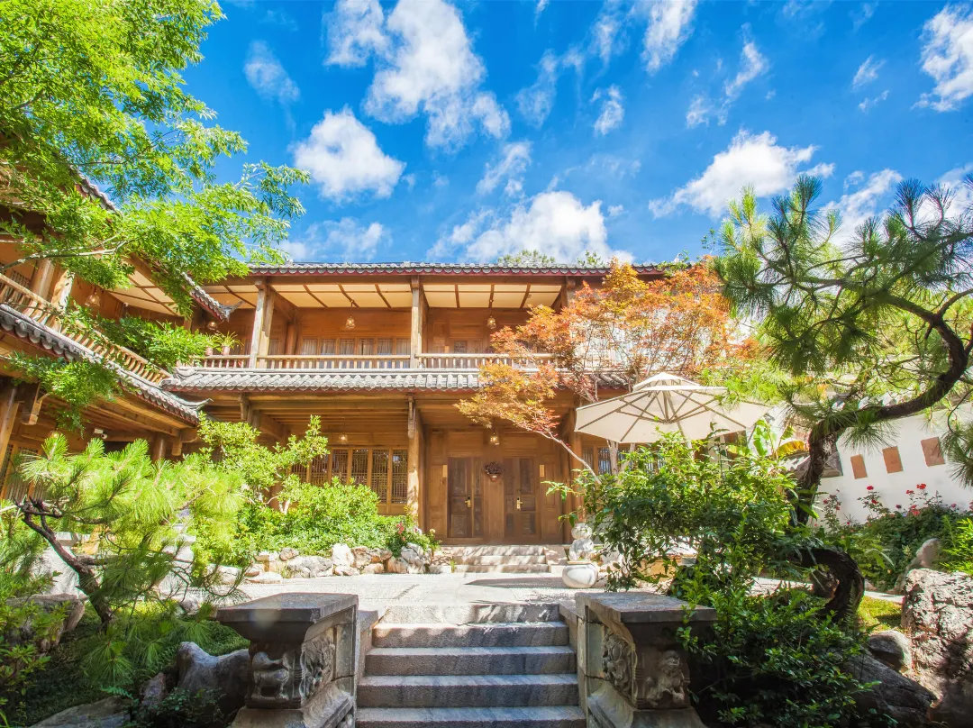 Flower Court In Lijiang - Lijiang