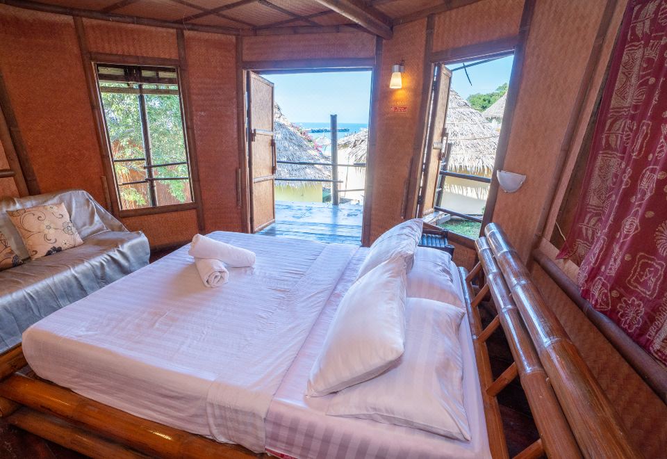 Paree Hut Resort,Koh Si Chang - Updated 2024 Reviews & Prices | Trip.com