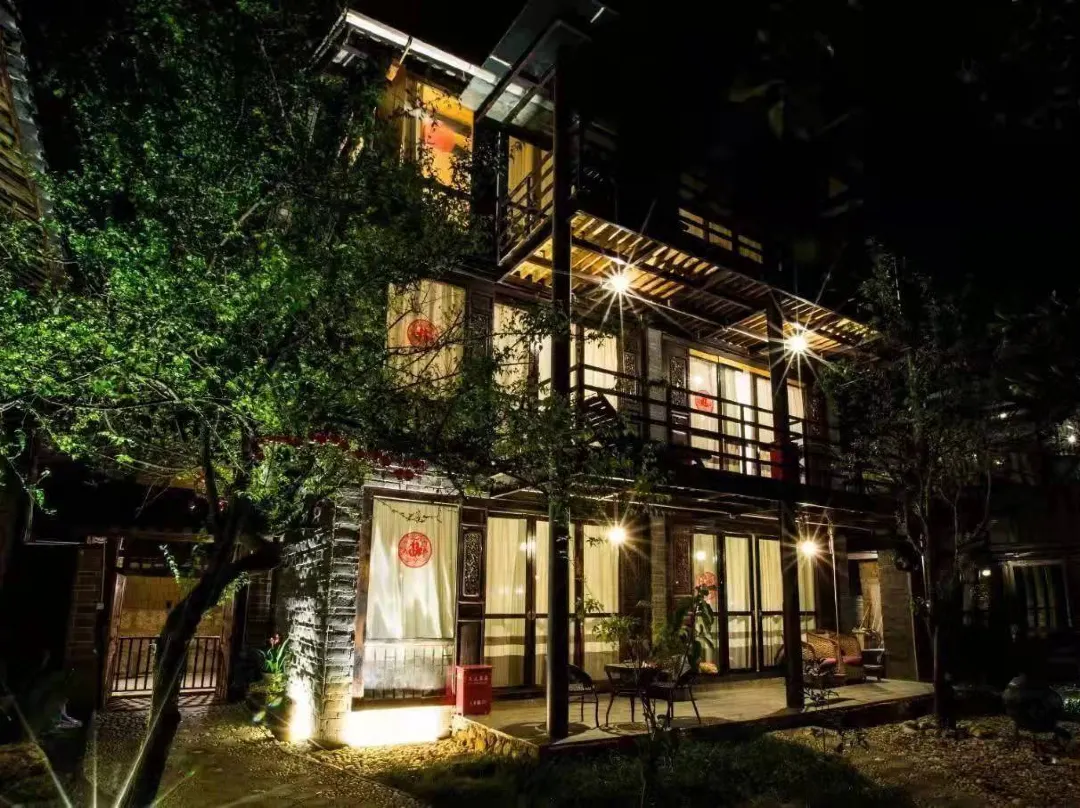 Ziyou Suiyue Design Hostel - Lijiang