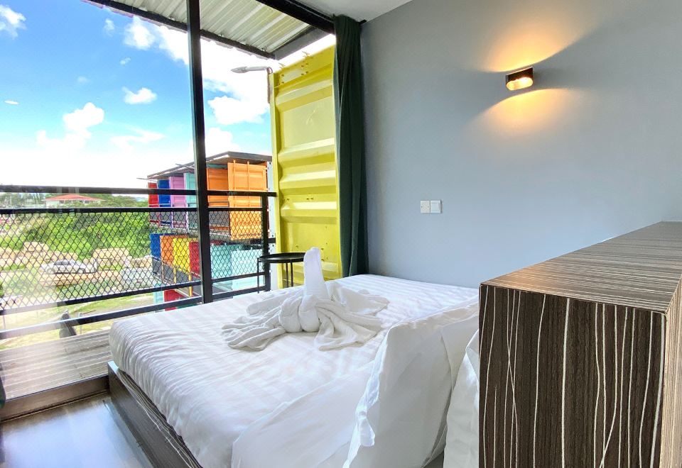 BOX INN SEMPORNA, Semporna (Prices & Reviews 2024) | Trip.com