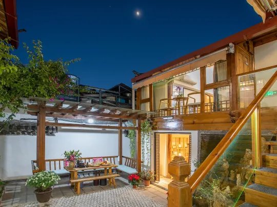 Lijiang Tianzi Garden Inn - Lijiang