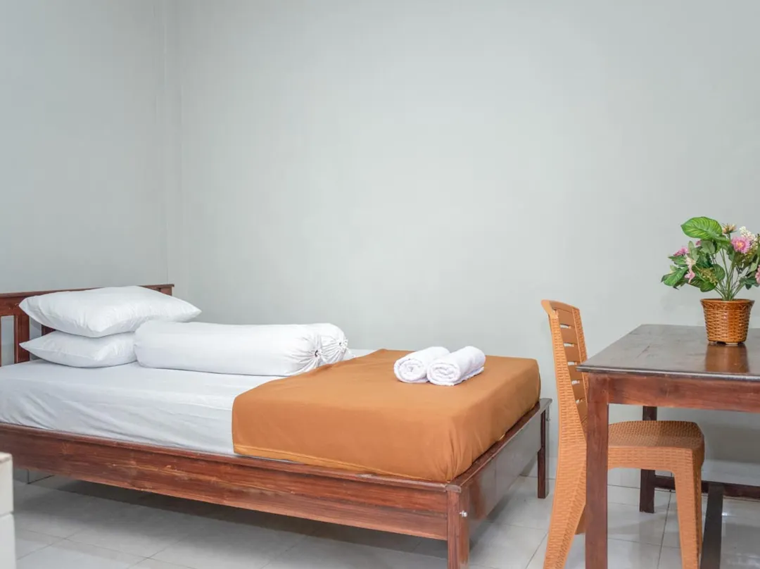 Amor Homestay Near Eltari International Airport Mitra Reddoorz - Kupang