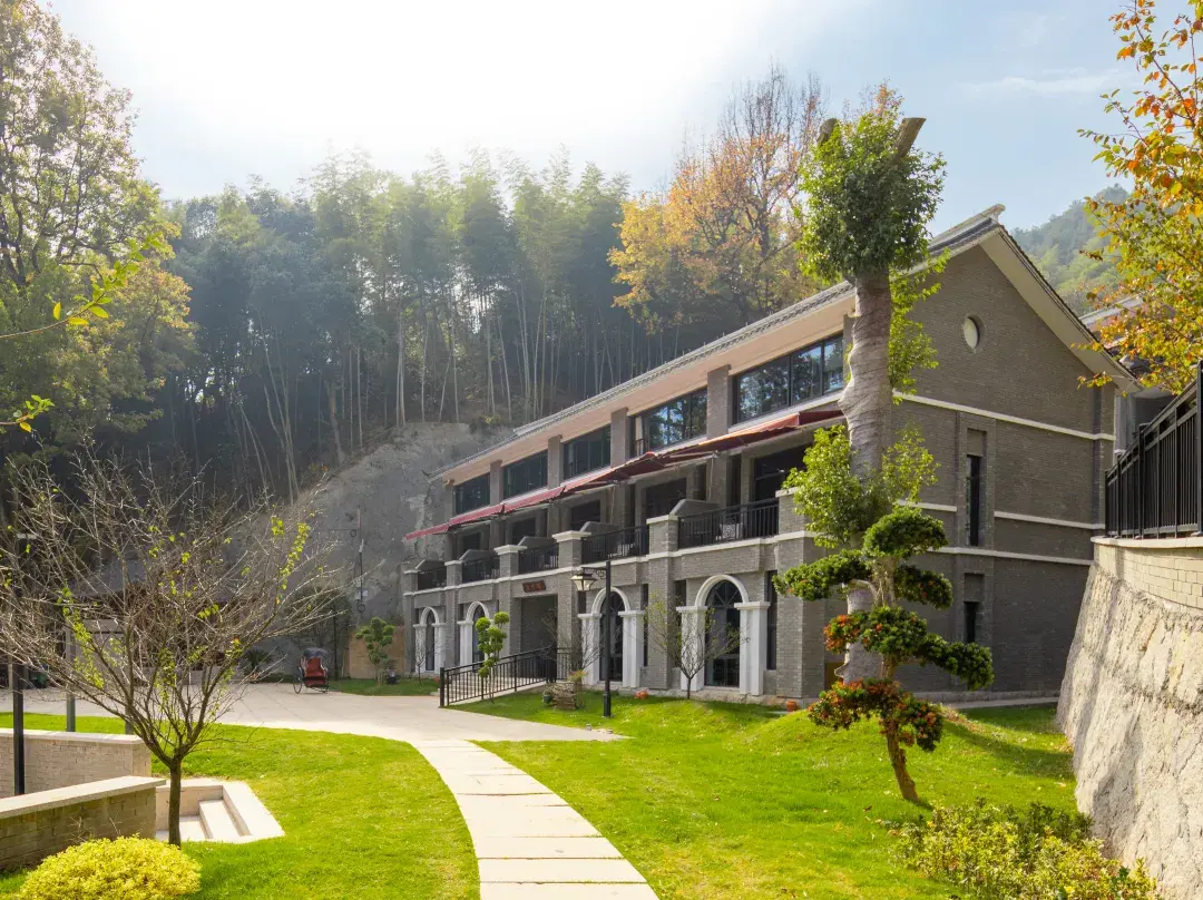 Floral Hotel·qvzhou Yungu Yashe Hotel - 취저우 시
