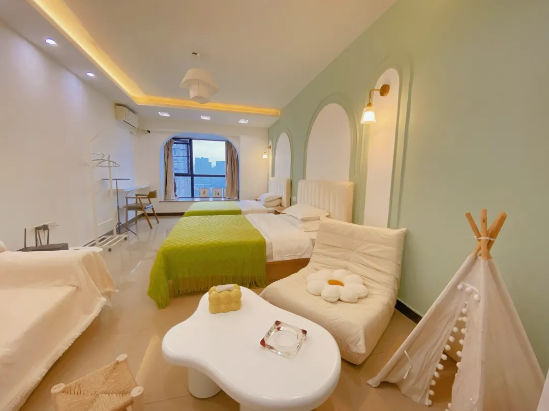 Waiting Fenglai Youth Hostel - Chongqing