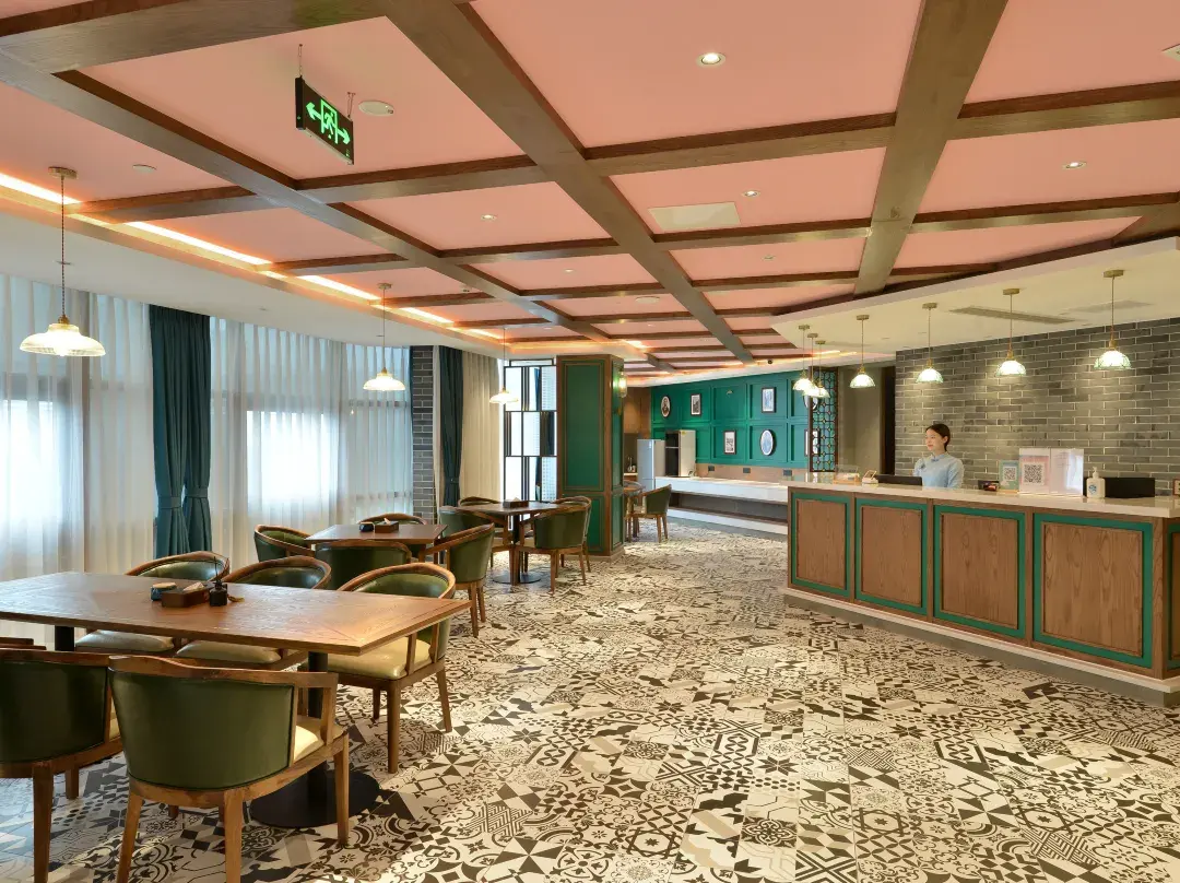 Humanistic Hotel Last Night - Chengdu