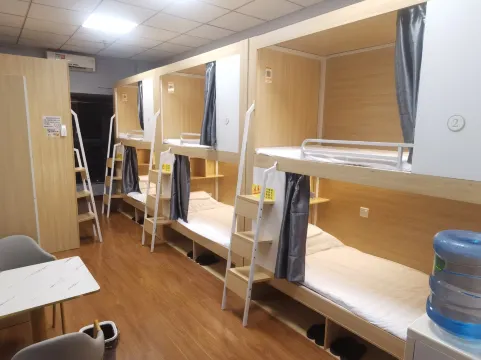 Zhonglu Youth Hostel - Chongqing