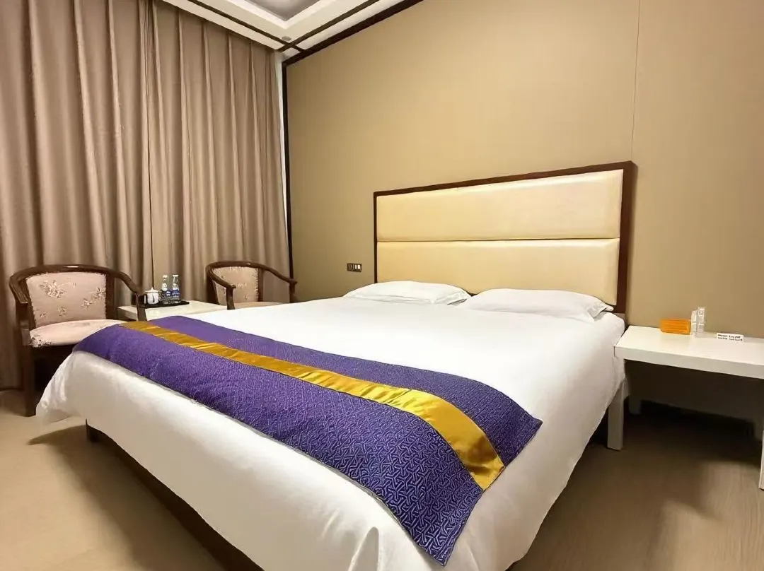Zhaotong Huangbao Business Hotel - Zhaotong
