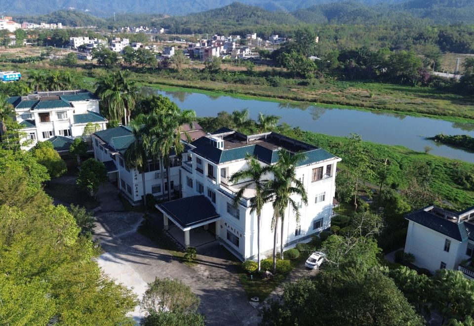 Jinjiang Hot Biker's Lodge(锦江温泉 机车民宿) : Avis, Tarifs & Photos 2026 ...