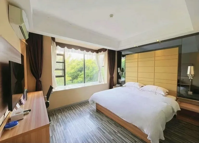 Yixijiudian - Baise