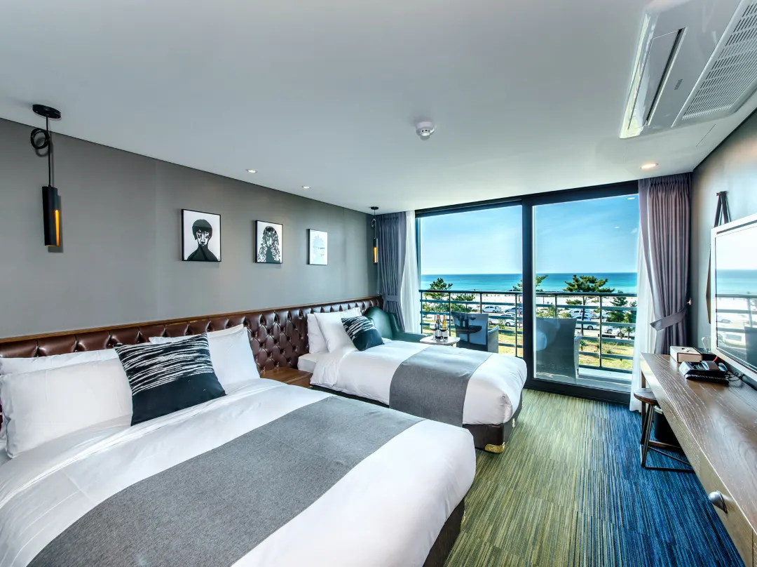 Jeju Marevo Beach Hotel - Jeju