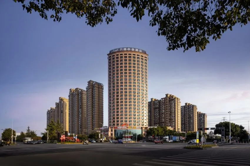 Liuwei Center Hotel - Huzhou