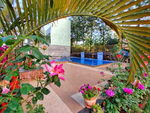 Strawberry Land Resort in Satara | 2024 Updated prices, deals - Klook ...
