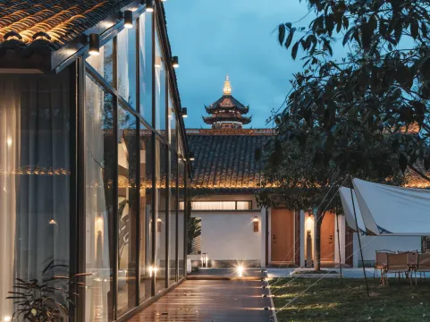 Victorville Secret House Hotel - Suining