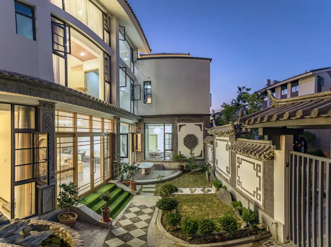 Dali Cangshan Cloud Hidden Building - Dali