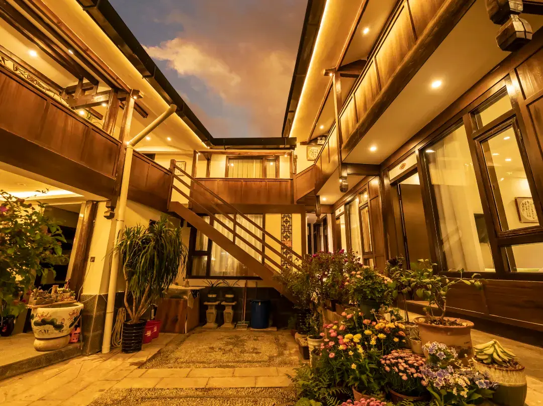 Wuhuashizhilv Hostel - Lijiang