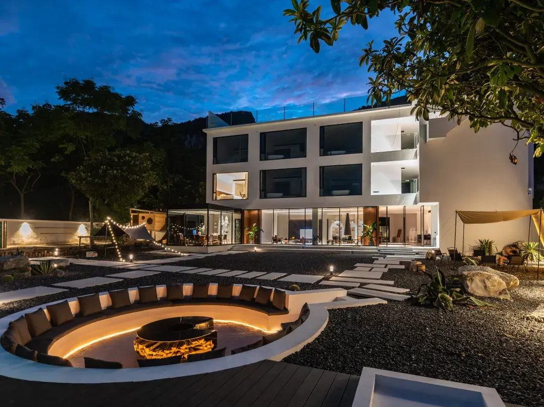 Beishan Family Light Luxury Swimming Pool Resort Mountain View Hotel - Chongqing