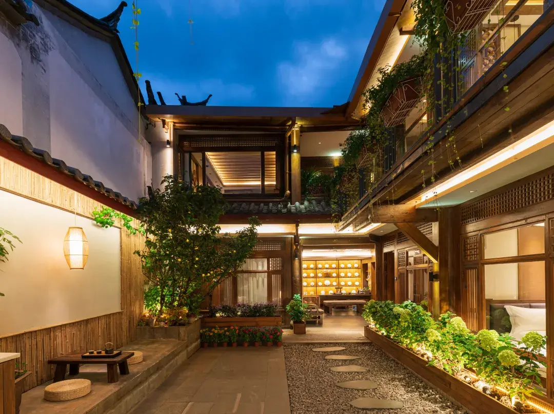 Yin Shu Si Ren Dujiatingyuan - Lijiang
