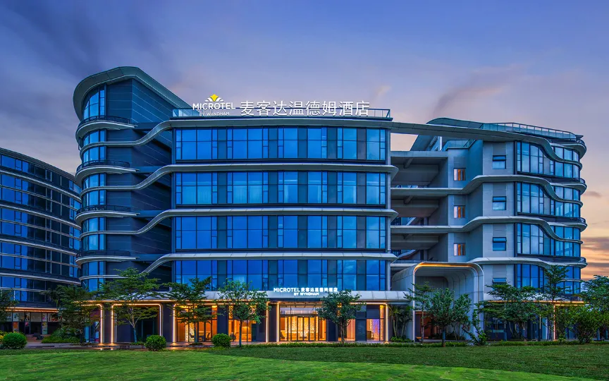 Ulasan Haikou Meilan International Airport Microtel Wyndham Hotel: 480 ...