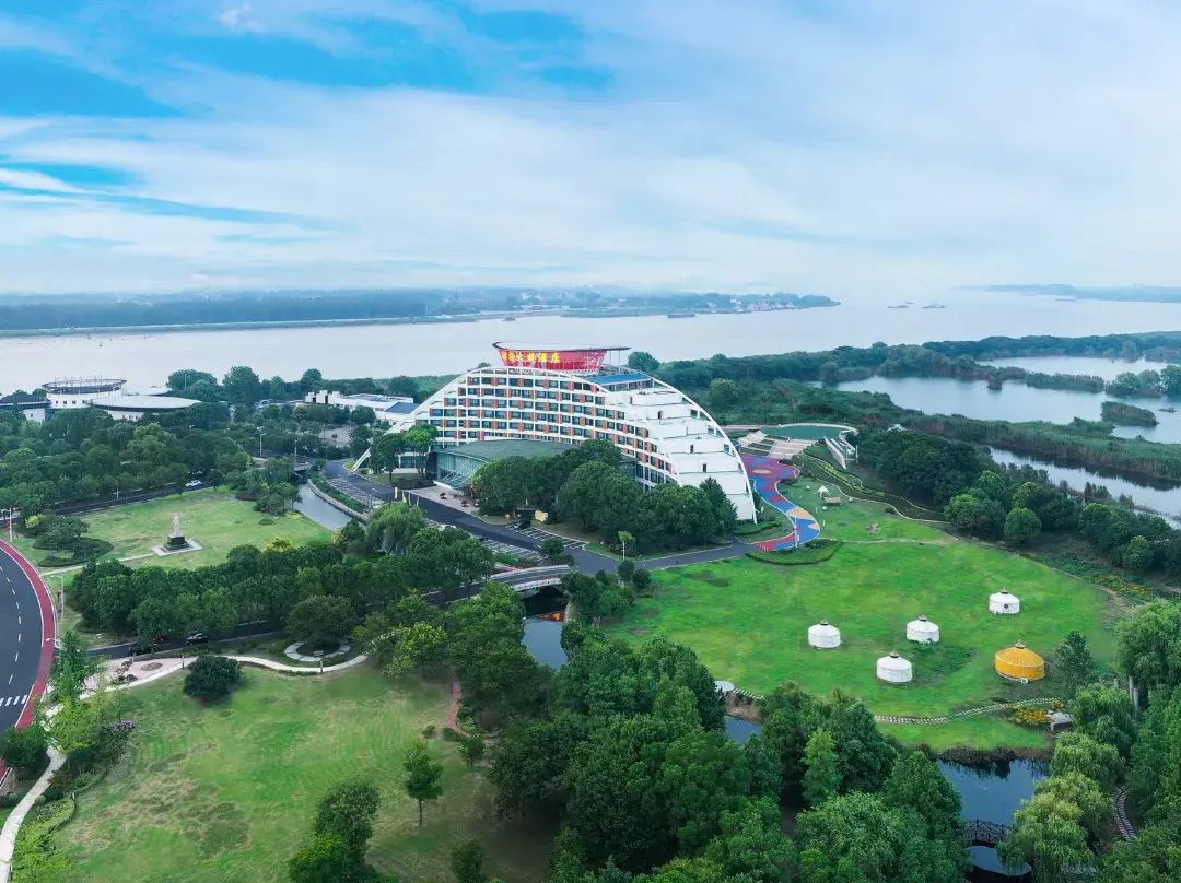 Zhenjiang Runyang Bridge Hotel - Zhenjiang