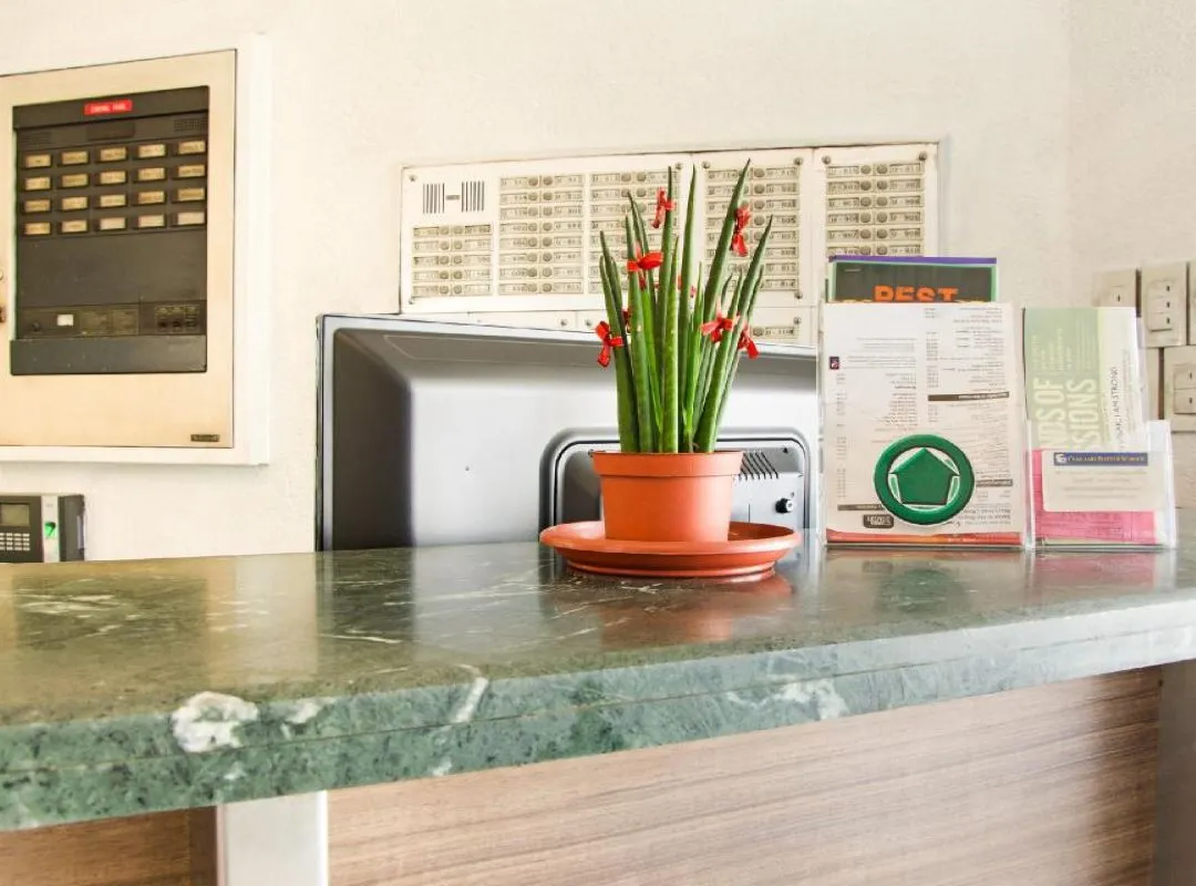 Touristation Crowne Bay Tower - Parañaque