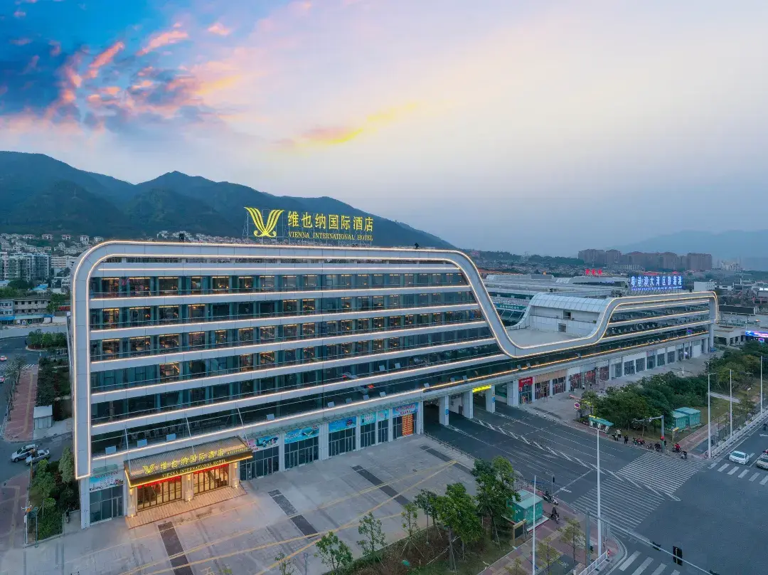 Vienna International Hotel Seven Star Rock Star Lake Scenic Spot - Zhaoqing