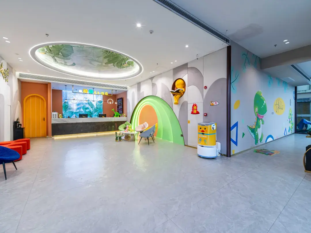 Divine Beast Family Hotel - Zigong