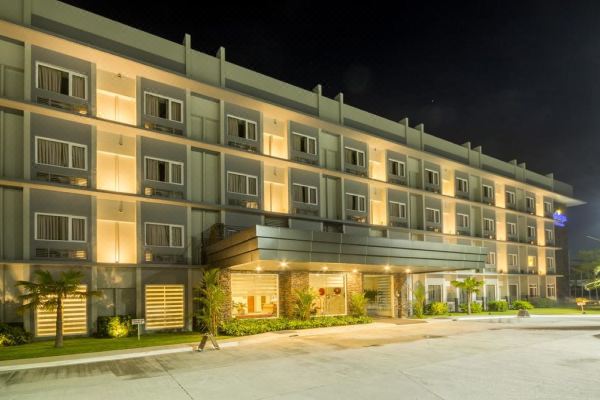 Microtel by Wyndham Pampanga - Hotel berbintang di San Fernando