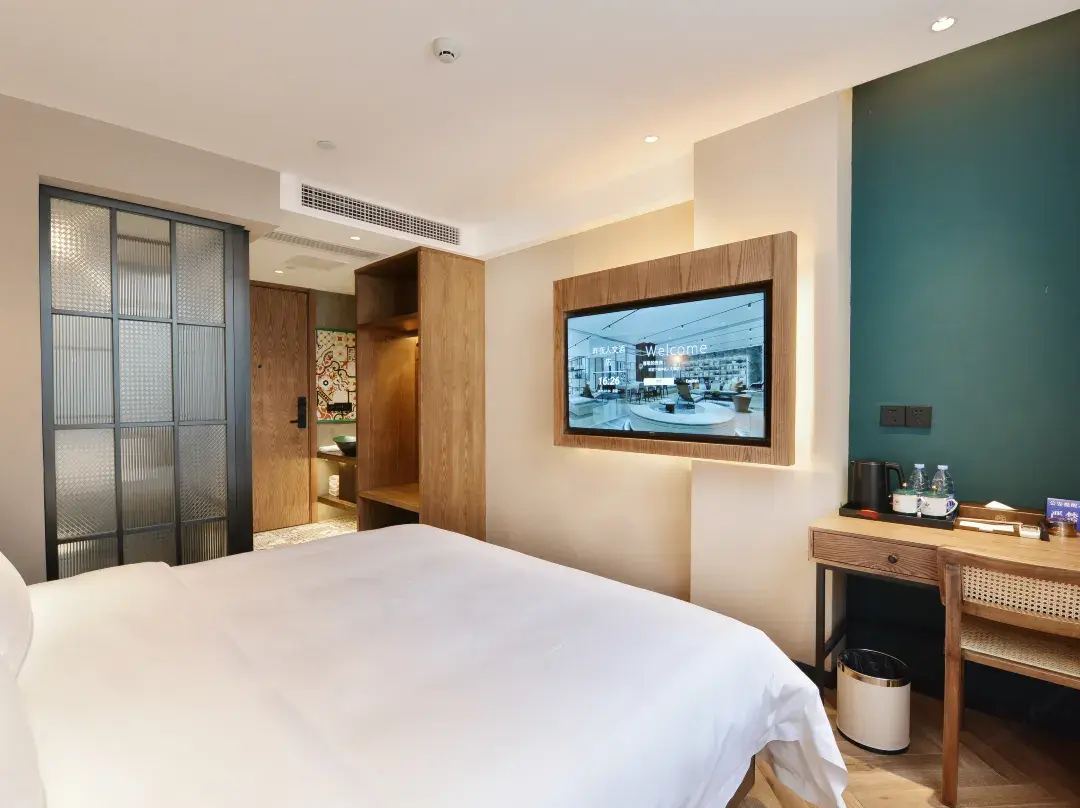 Humanistic Hotel Last Night - Chengdu