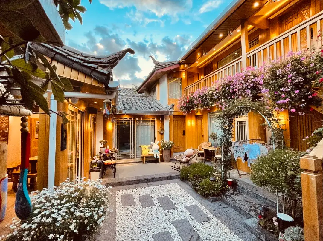 Simplicity · Garden Beauty - Lijiang
