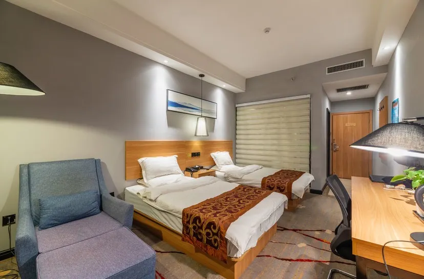 Zhumadian Hawaii Hot Spring Bath Hotel - Zhumadian