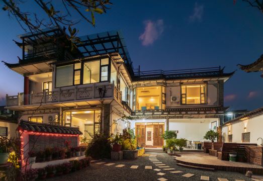 Starry Haven by Erhai Lake · Courtyard No. 72, Erhai Romantic Vacation ...