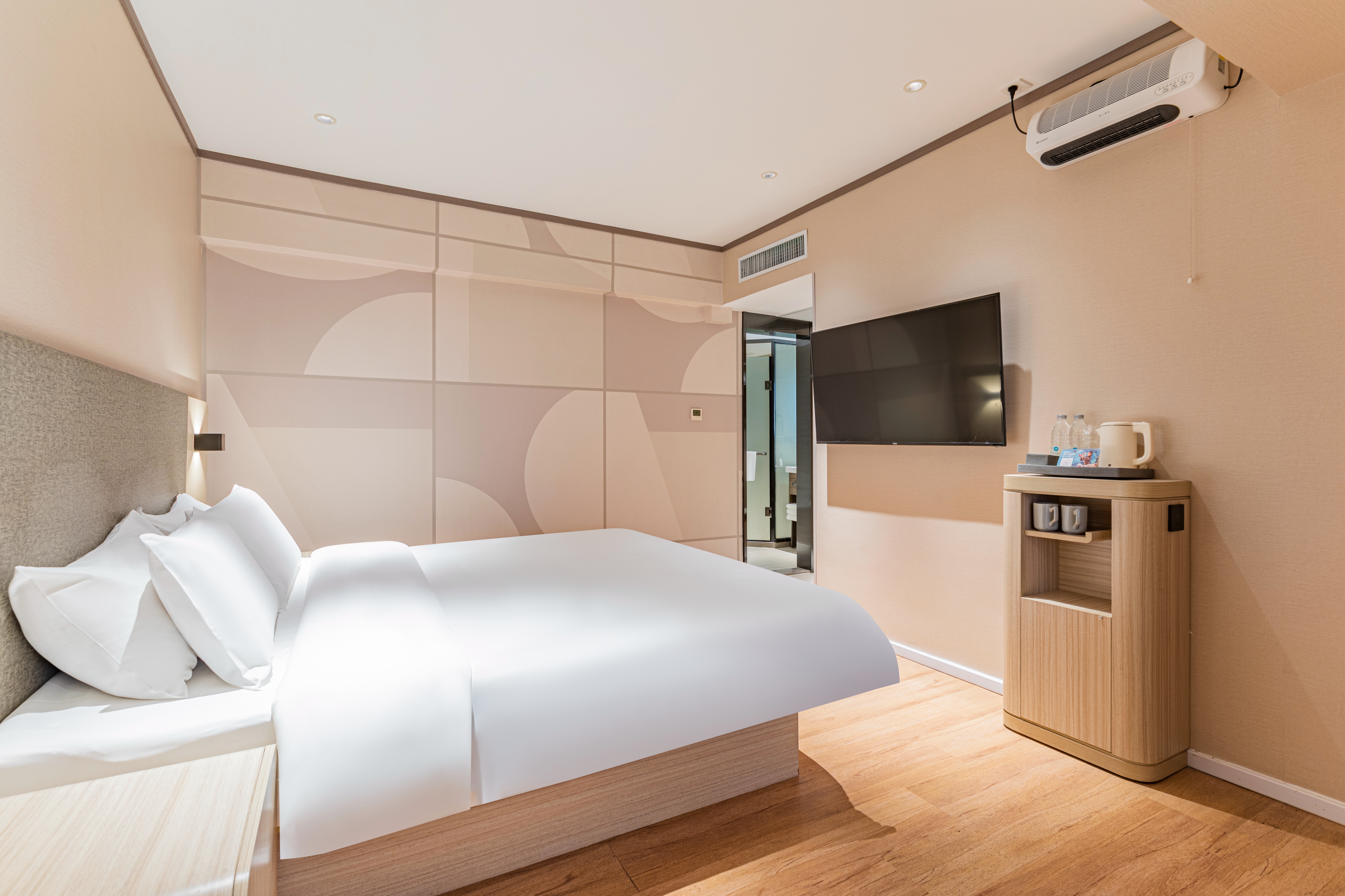 HanTing Hotel (Harbin Railway Station South Square Hushi Building) - 72 ...