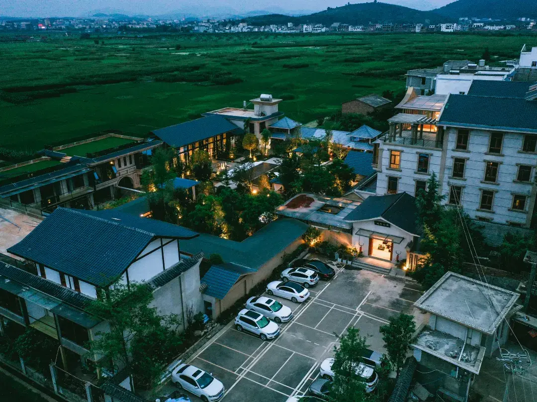 Zhaotong Bushe Dreamscape Hotel - Zhaotong