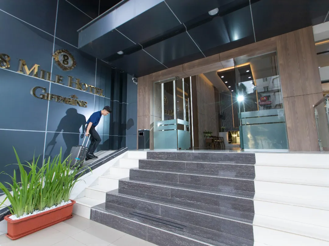 8 Mile Hotel - Yangon