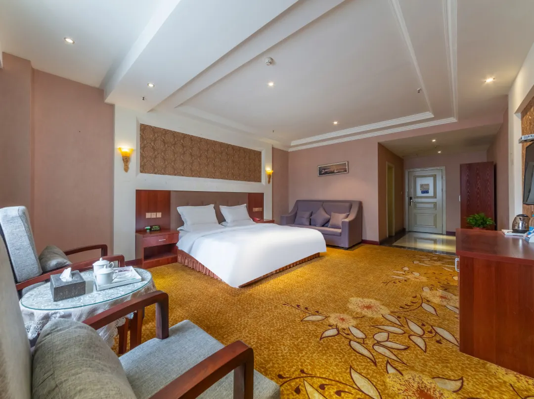 Zongheng Holiday Hotel - Suining