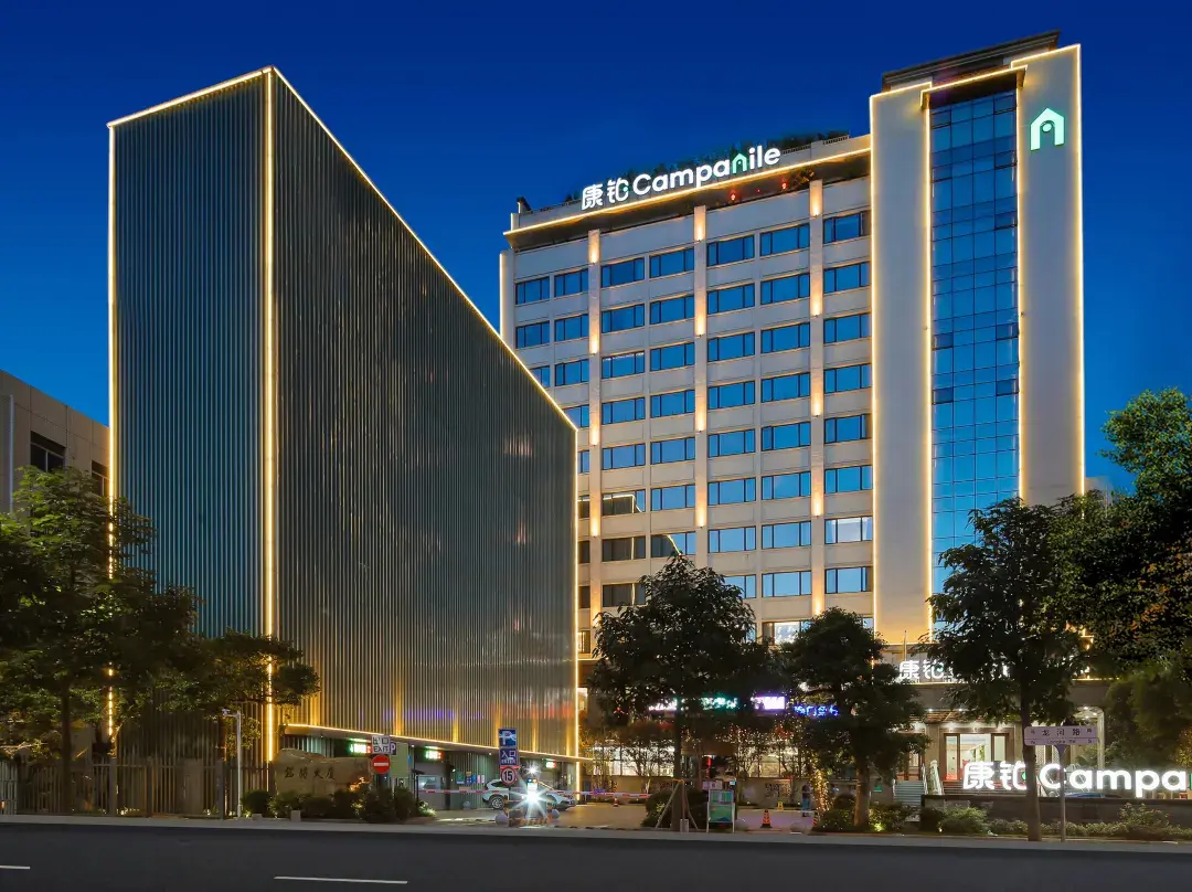 Campanile Hotel - Sencsen