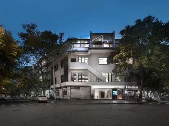 Kinmirai Gallery Hostel（chunxi Road Taiguli Store）) - Chengdu