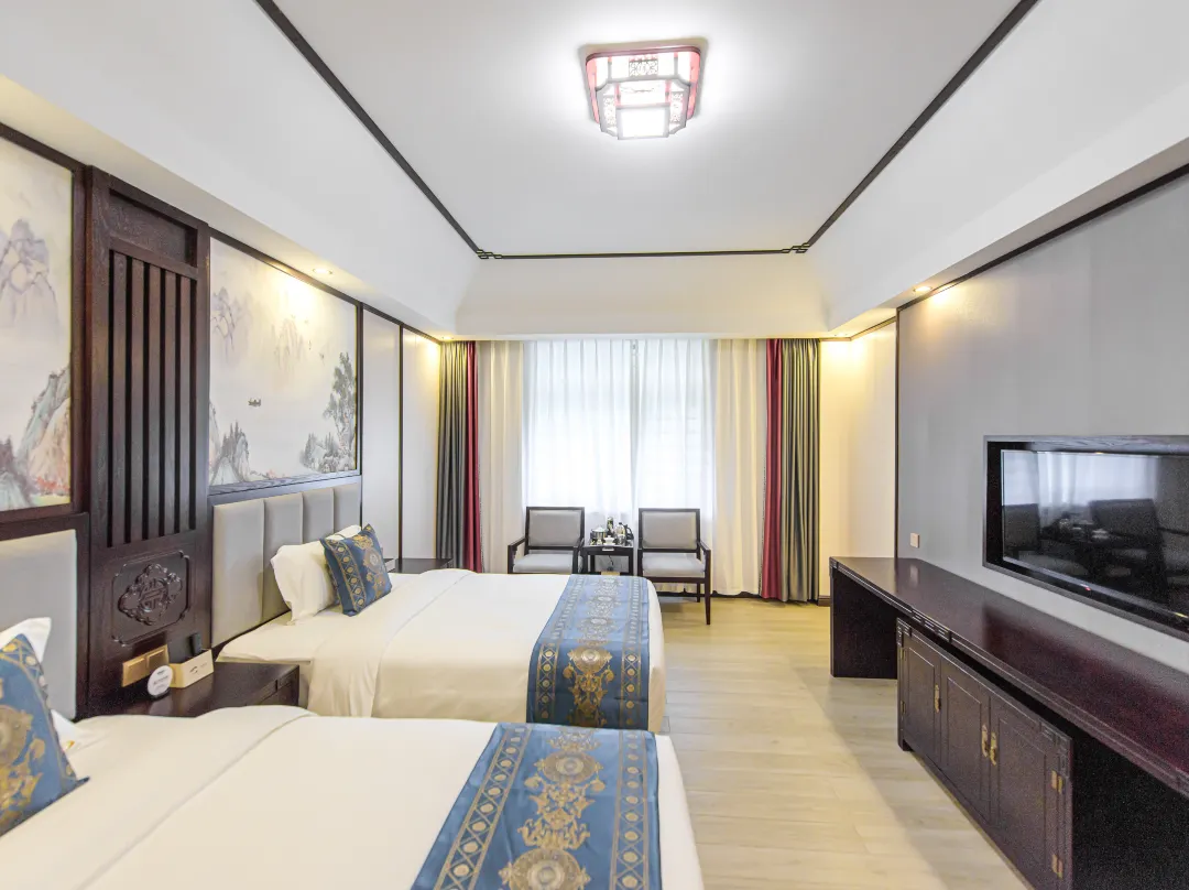 Qingqi Bieyuan Hotel - Lincang