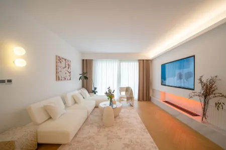 Guisu Homestay (Nanjing East Road Bund) Reviews: 22 Real Ratings ...