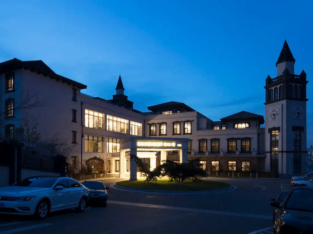 Jinzhou Deshibao Hotel - Jinzhou