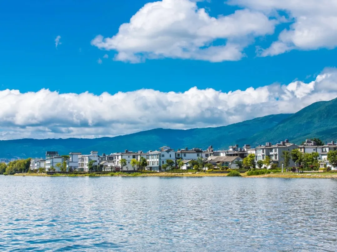 Free Loop Erhai Lake View Resort Hotel - Dali