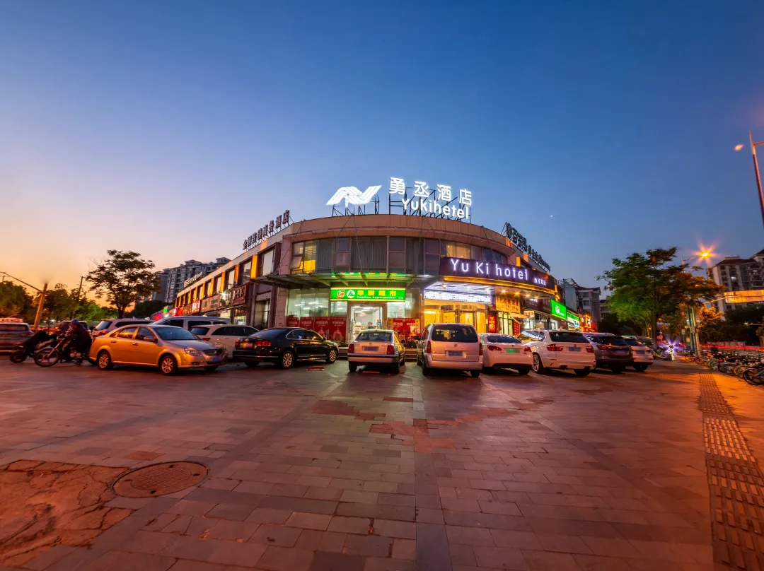 Yongcheng Hotel Shanghai Jinshajiang Road Fengzhuang Subway Station Shop) - Shanghai