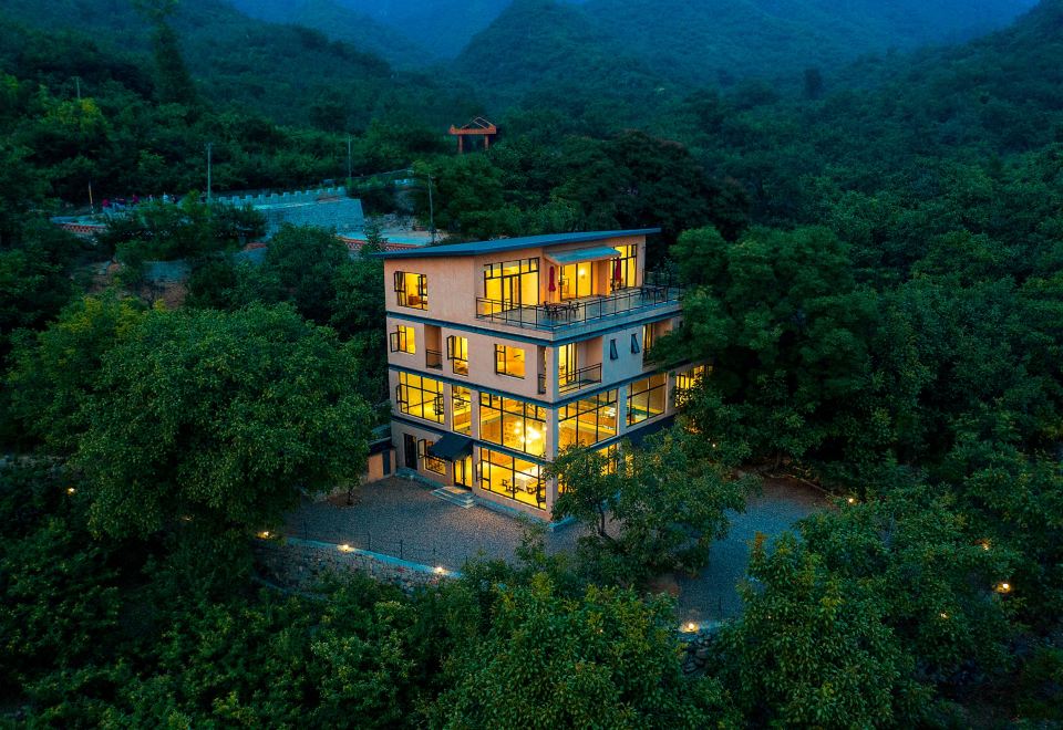 Crayon Forest Homestay, Yinju Township(隐居乡里·蜡笔森林民宿) في بكين - 2026 ...